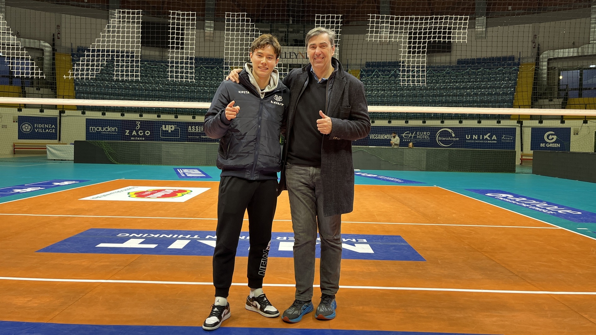 L'allenatore del Giappone Philippe Blain in visita all'Opiquad Arena ...